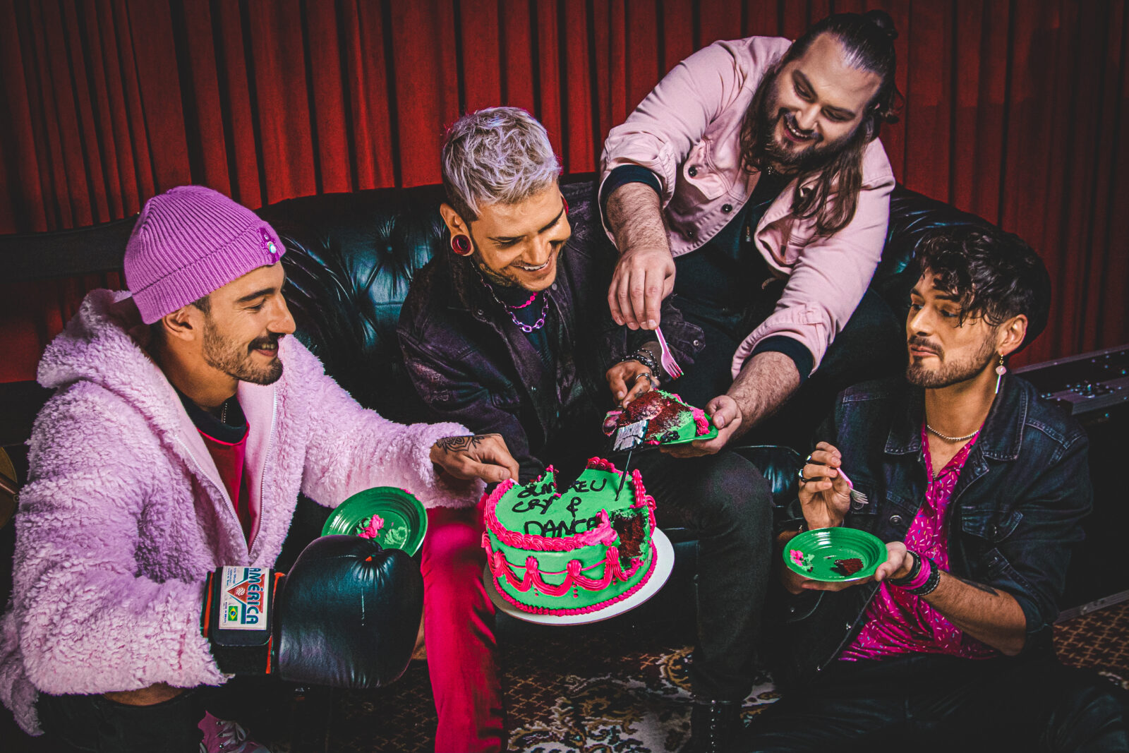 Electric Mob Revela Turnê que Inclui Apresentação em Curitiba