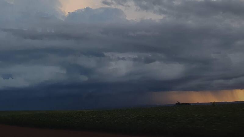 Intensas Tempestades Ameaçam Paraná com Ventos de Até 100 km/h